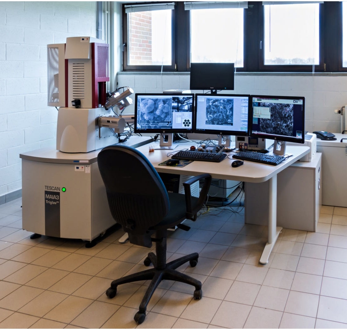 High resolution scanning electron microscope - Certech